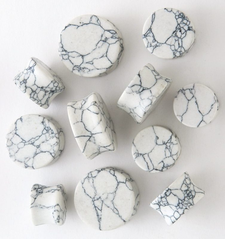 Howlite Meaning – Custom Crystal